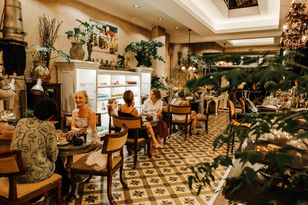 8 + 2 καφέ για διάβασμα στο κέντρο της Θεσσαλονίκης - exostis